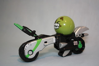 The Plastic Eyeball - A Toy Blog: Battle Morphing Orbs