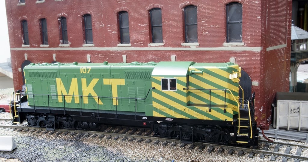 Model Railroad Miscellany: A Look At The Updated Atlas Classic HO GP7