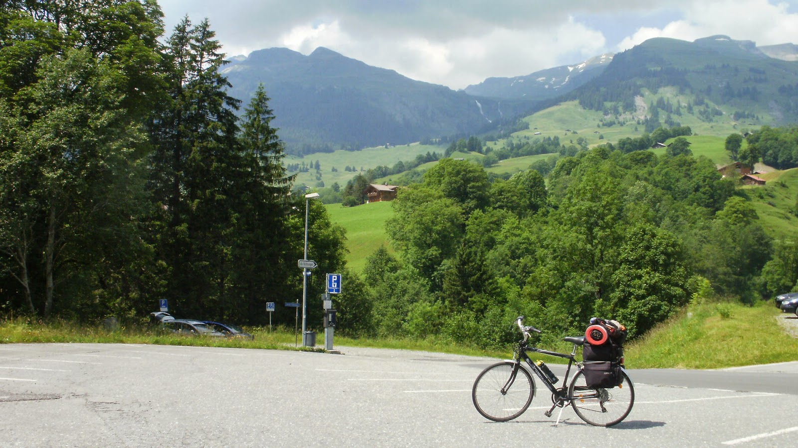 EXCURSII CU BICICLETA: Elvetia