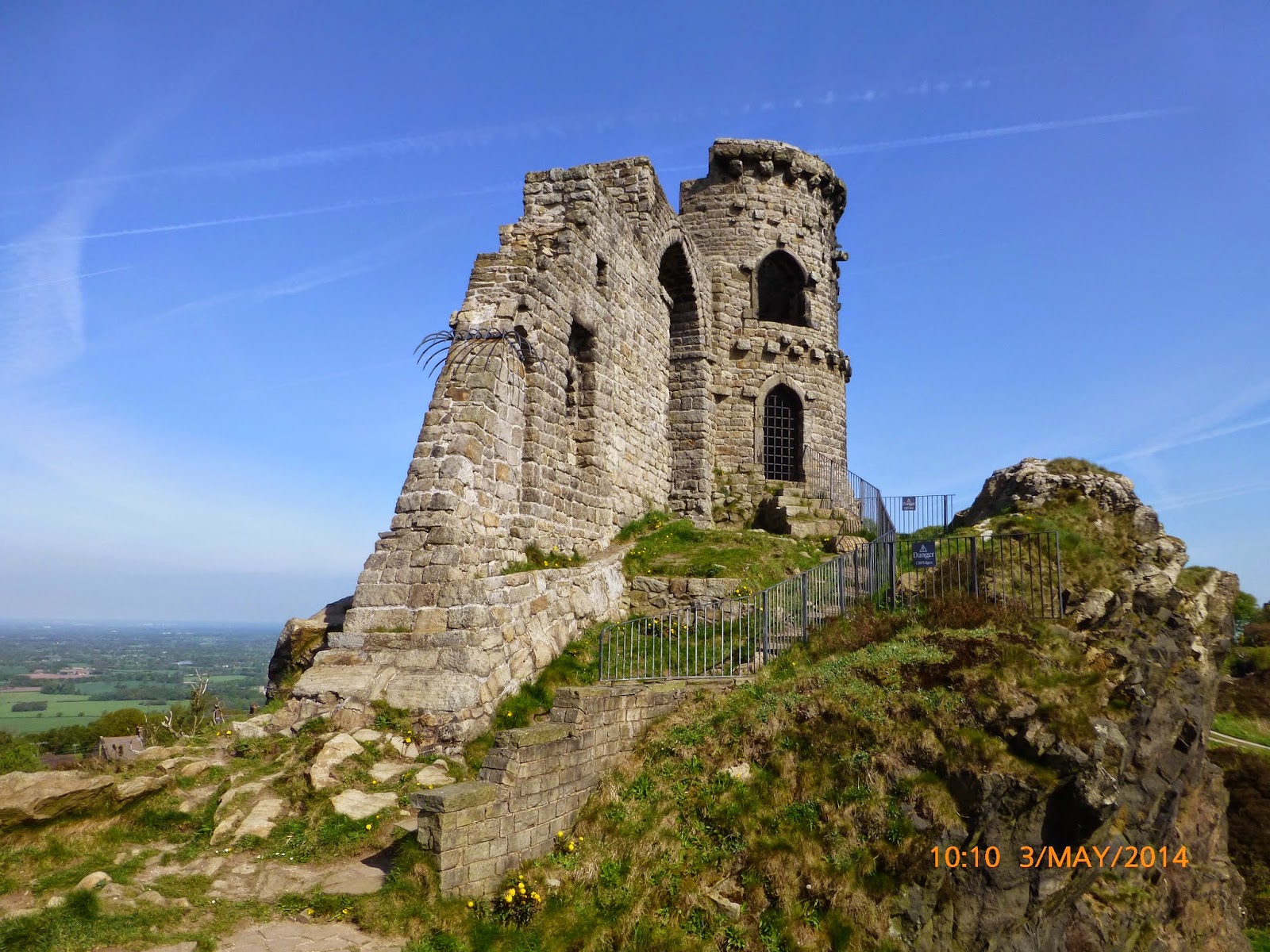 Harris Hikers: Mow Cop and Congleton Edge 3rd May 2014