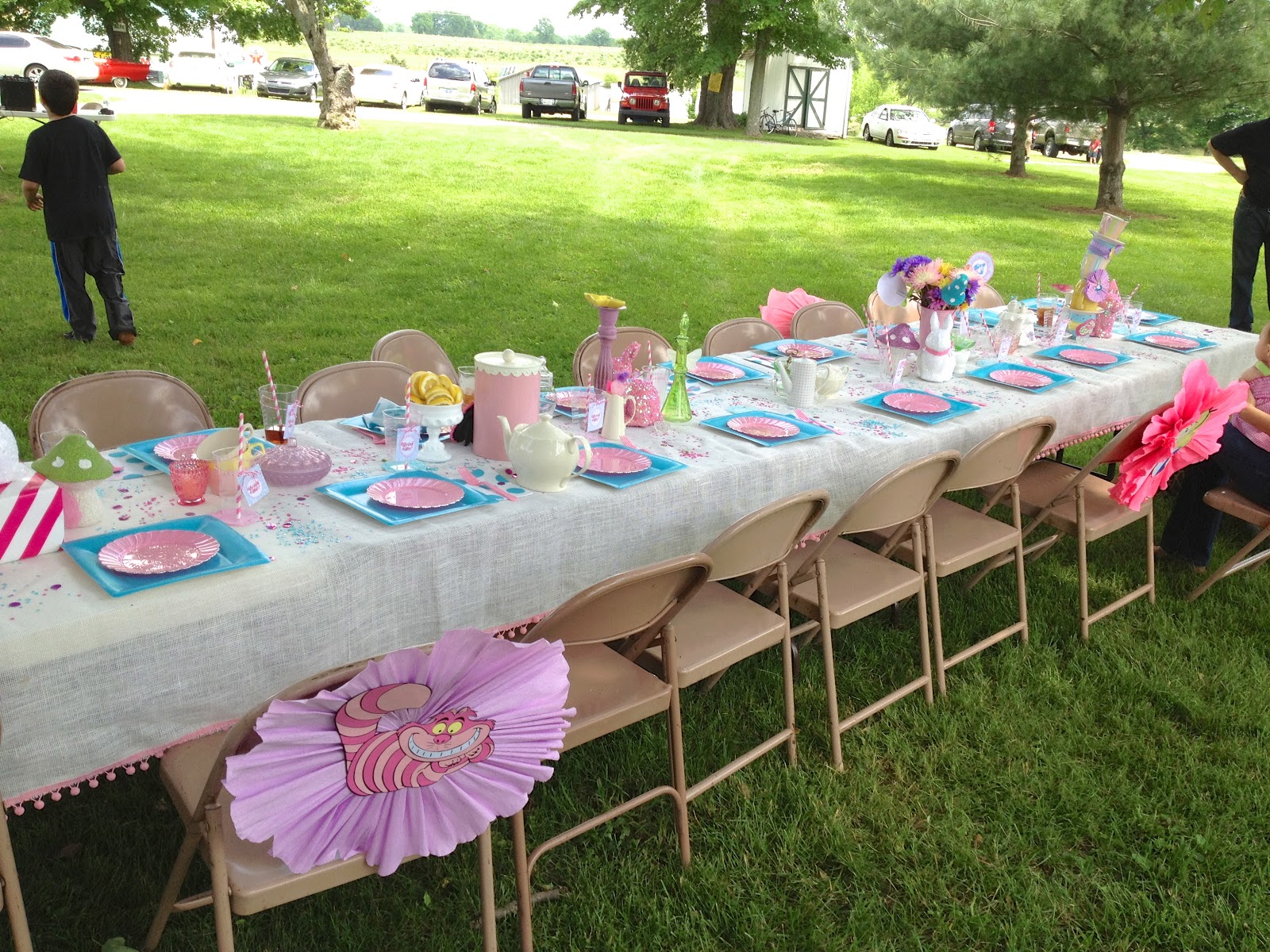 Daisy Pink Cupcake: Alice in Wonderland Birthday Party~