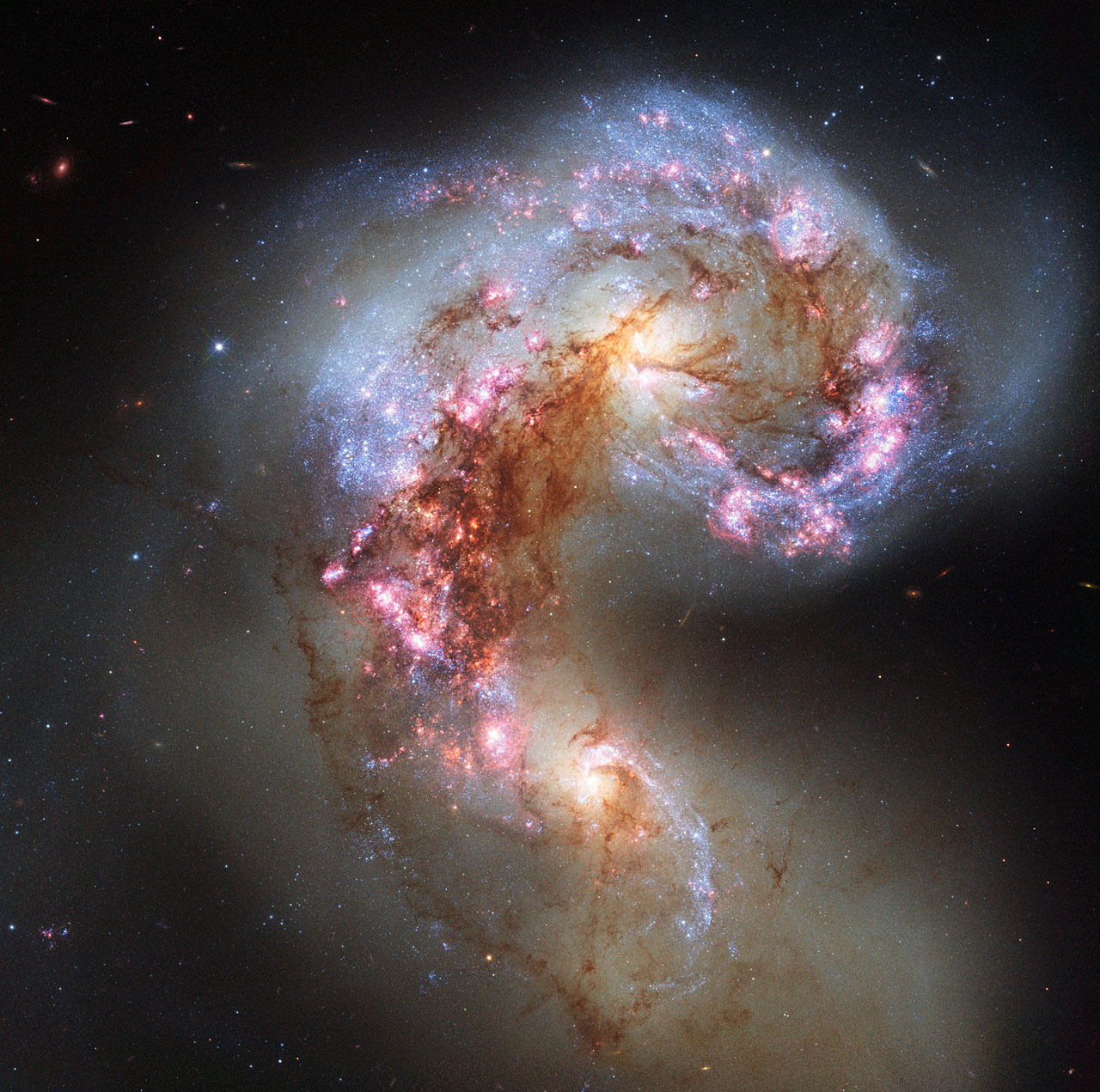 Arp 244, la Galaxia de las Antenas por ALMA y Hubble.