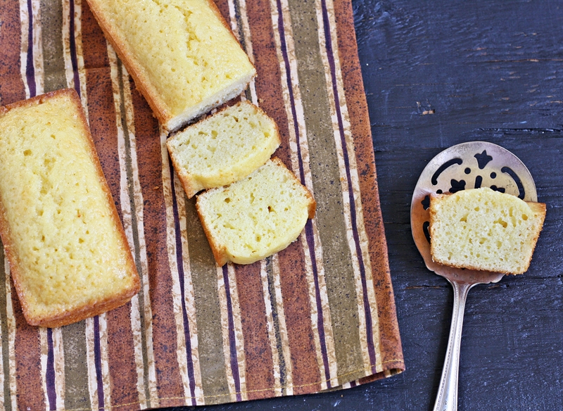 Versatile Vegetarian Kitchen: Pineapple Bread