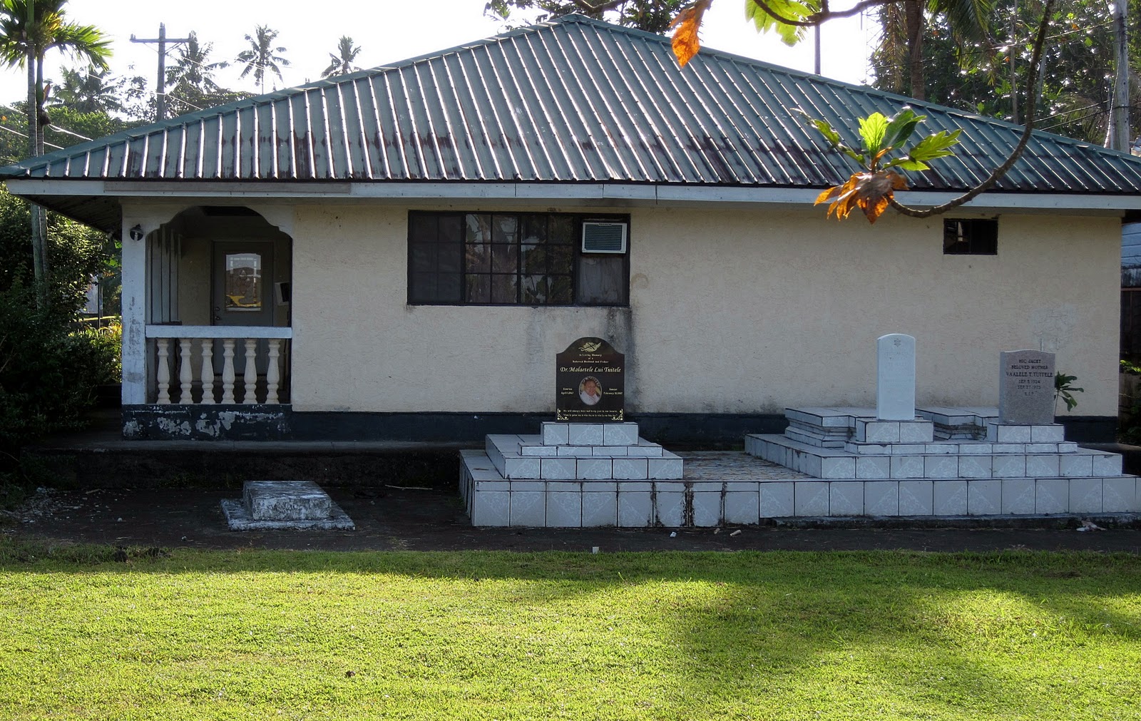 Sautners in Samoa: Graves, superstition, and ghost ....OH MY!