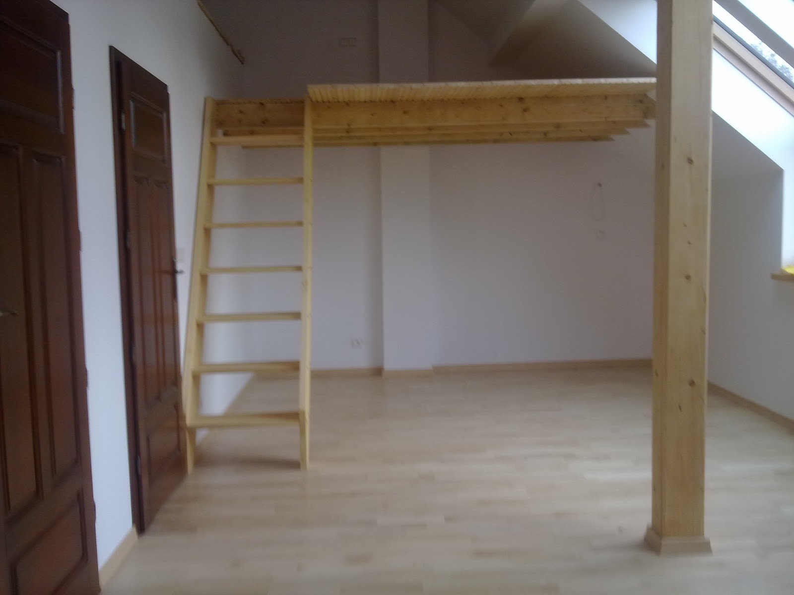 o budowaniu pod olchami: Antresola przez męża i tatę własnoręcznie zrobiona