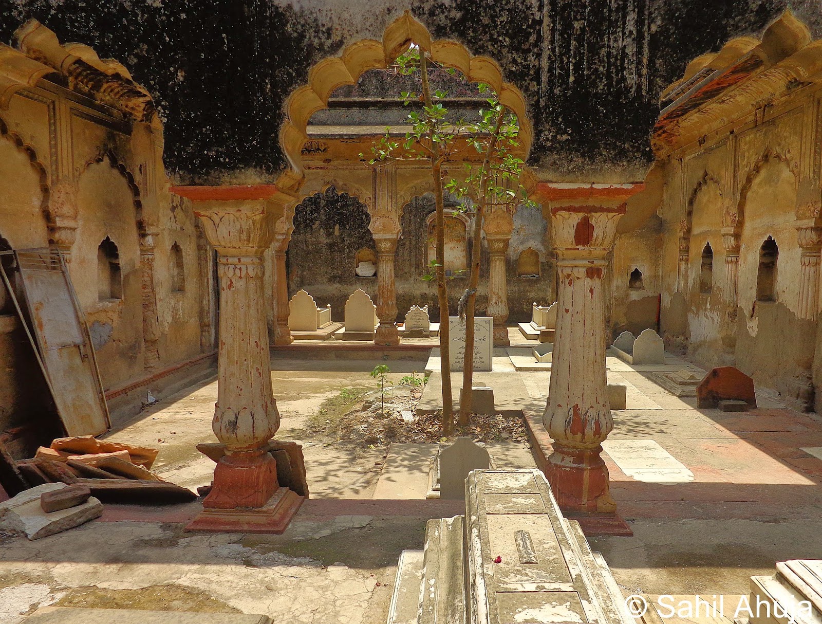 Pixelated Memories: Hazrat Bakhtiyar Kaki's Dargah, Mehrauli, New Delhi