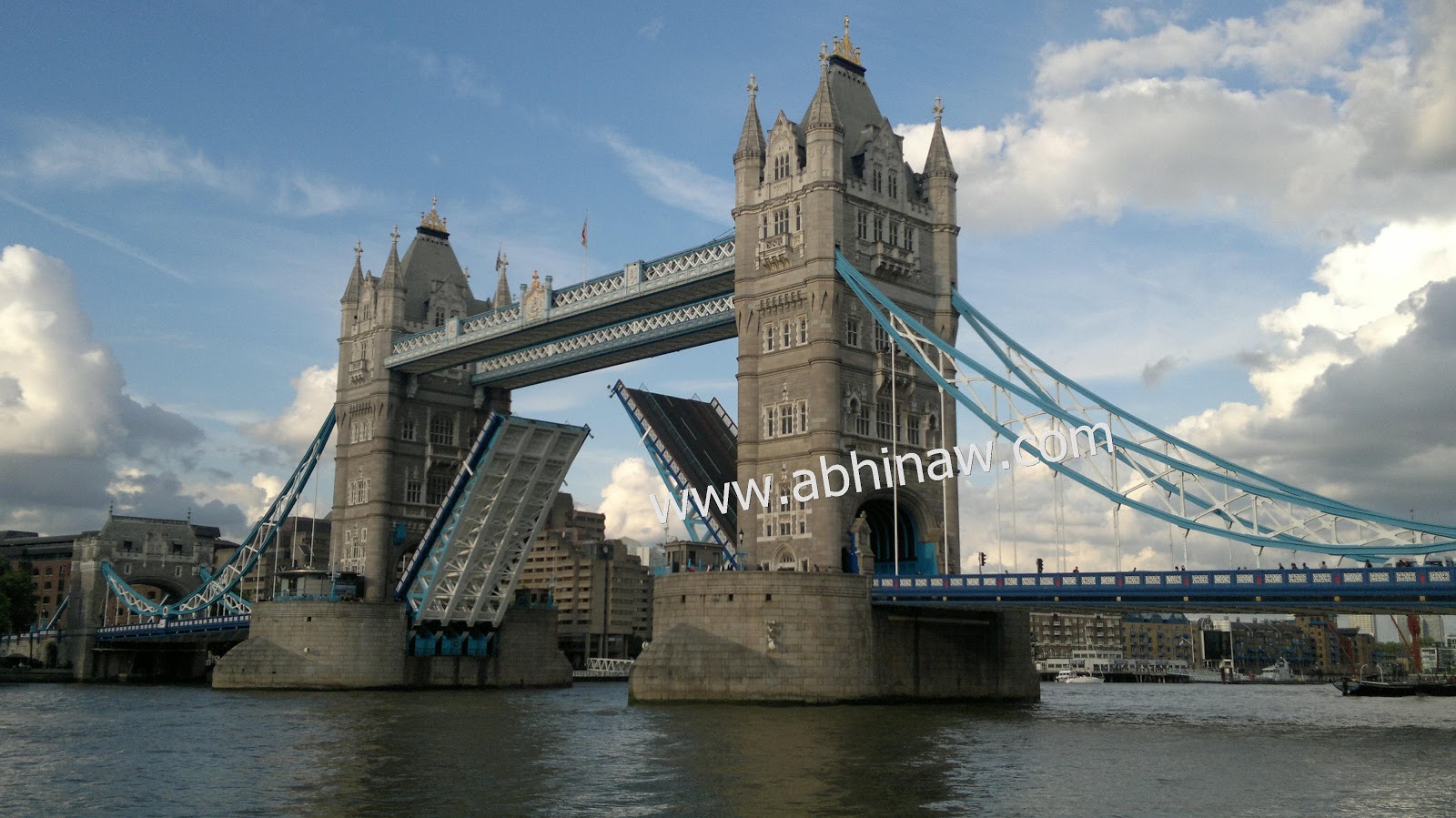 Wicket Edge: Photos from Tower Hill Bridge, London, UK