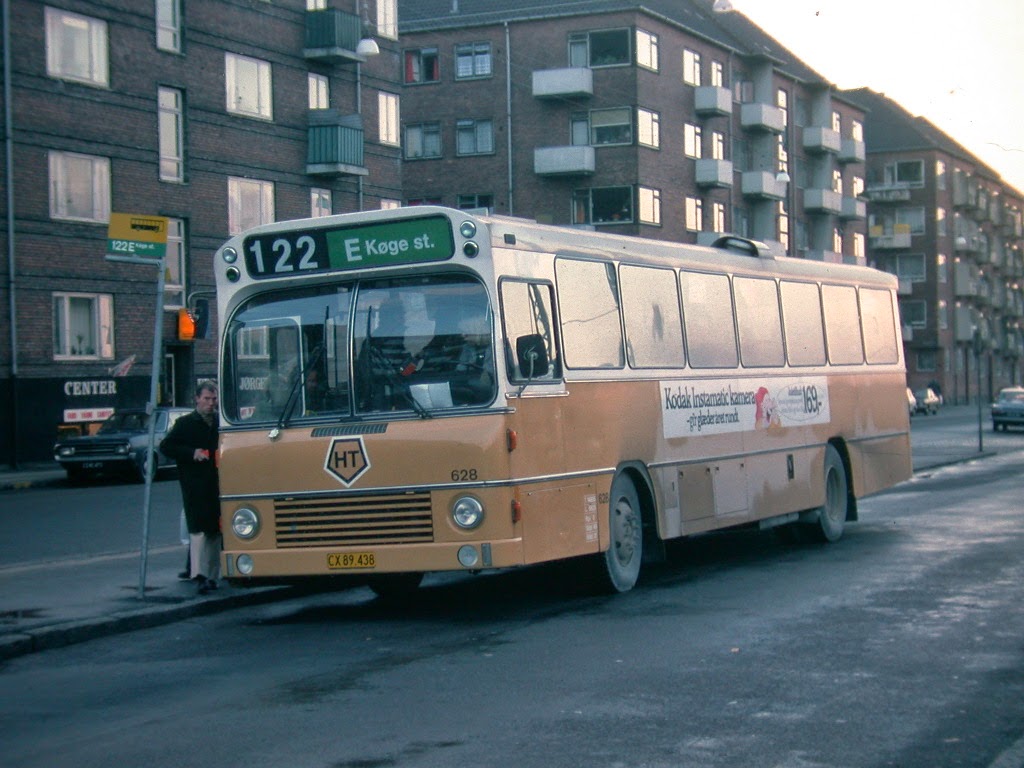 Valby og København, før og nu: De røde DSB busser ved Valby Station ...