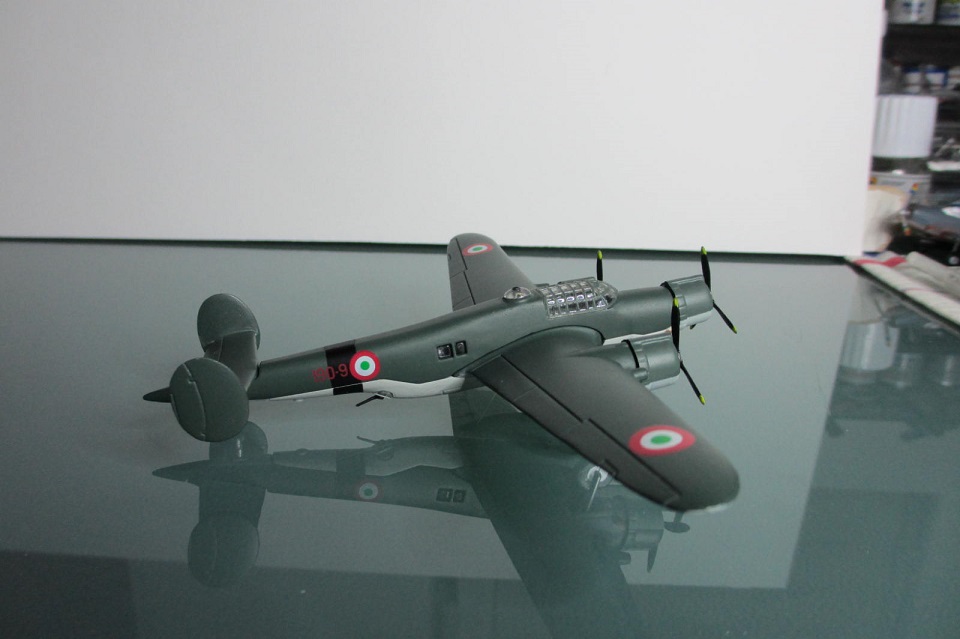 1/144 airbattle: 1/144 Cantieri Z.1007 Alcione - by Atlas