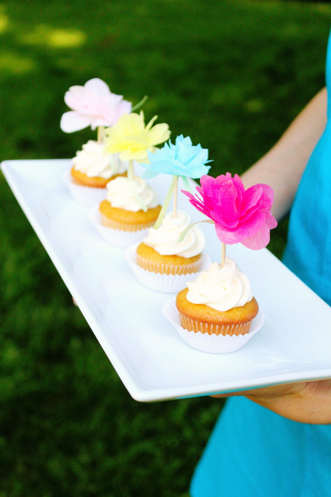 Icing Designs: DIY Tissue Paper Flower Cupcake Picks