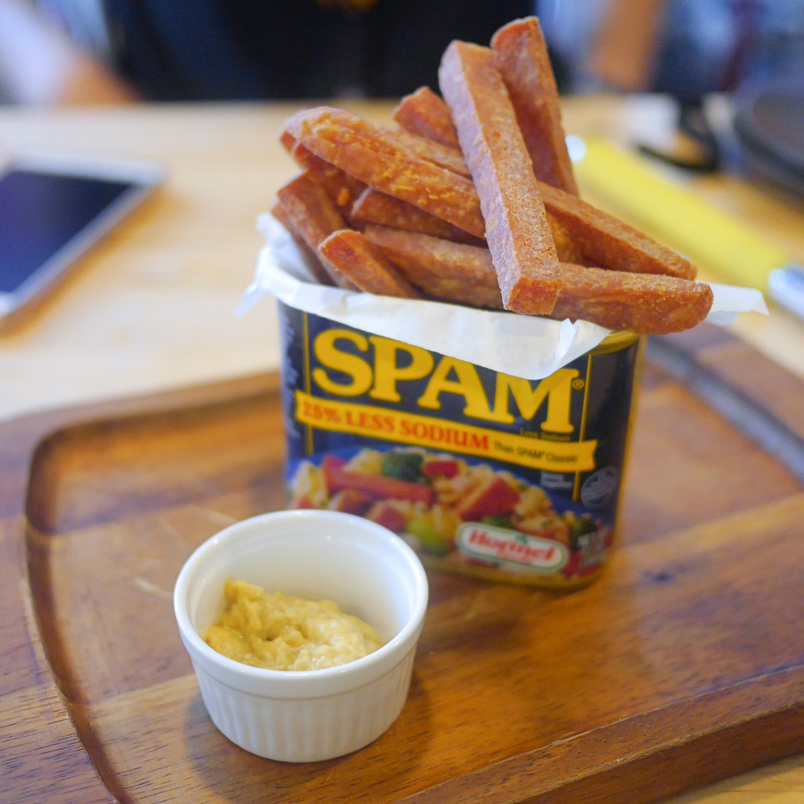 yellowfingers: Curbside Cafe & Wine Bar