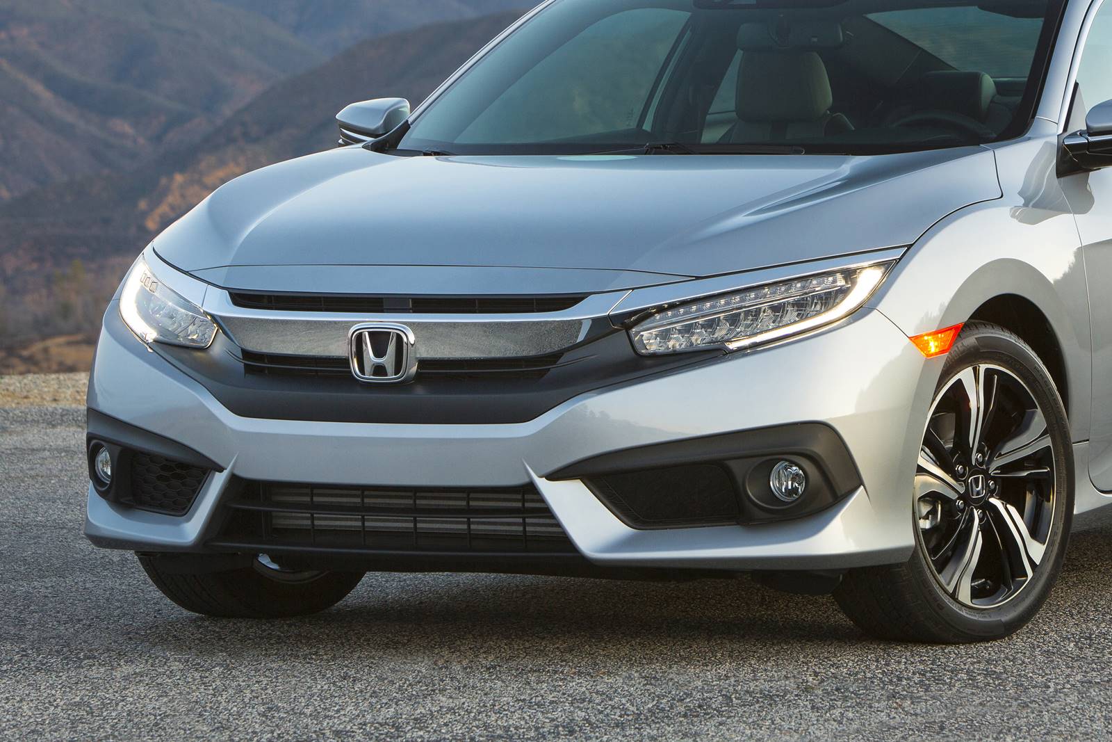 Honda Civic Coupe 2016: fotos, vídeo e especificações