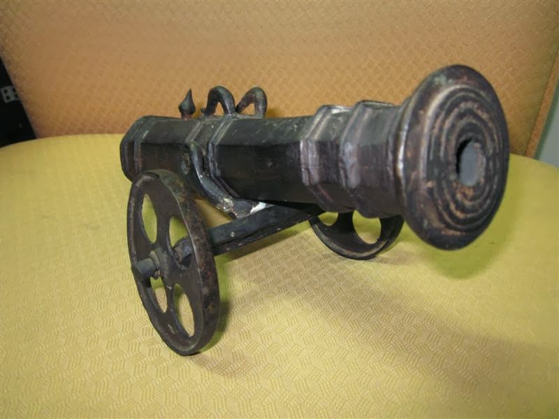 Badai Mencak Kelambit Biru: Koleksi Anak Meriam Lama VOC , jenis ...