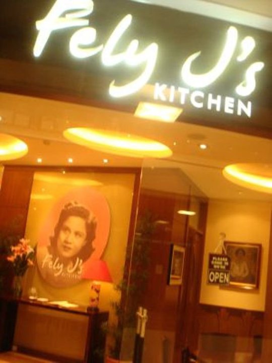 Lunch @ Fely J's Kitchen, Greenbelt 5 , Makati ♥