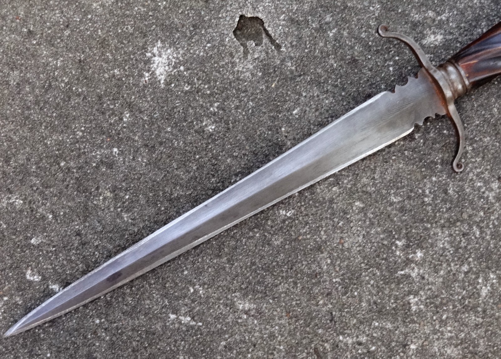 Contemporary Makers: Dagger by Mike Beathe from the Gary Ganas Collection