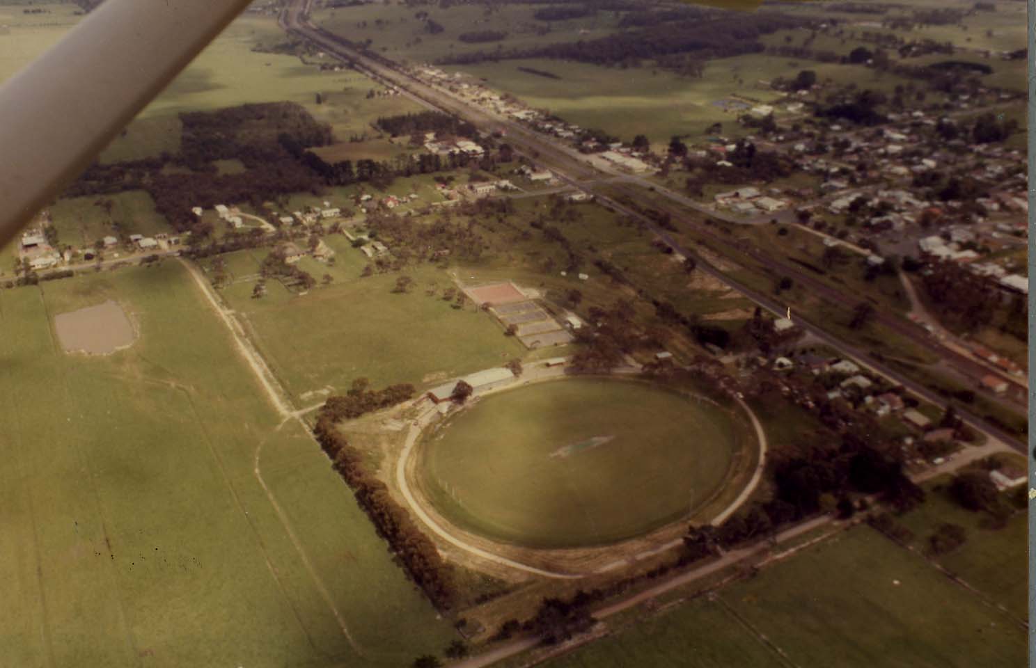 Casey Cardinia - links to our past: Bunyip aerial photographs 1985