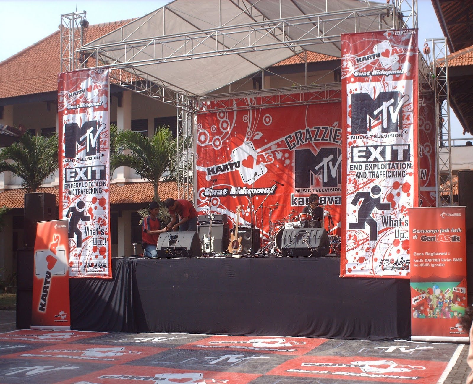 Freaks-Stage: >> Rigging (5x6) (6x6)