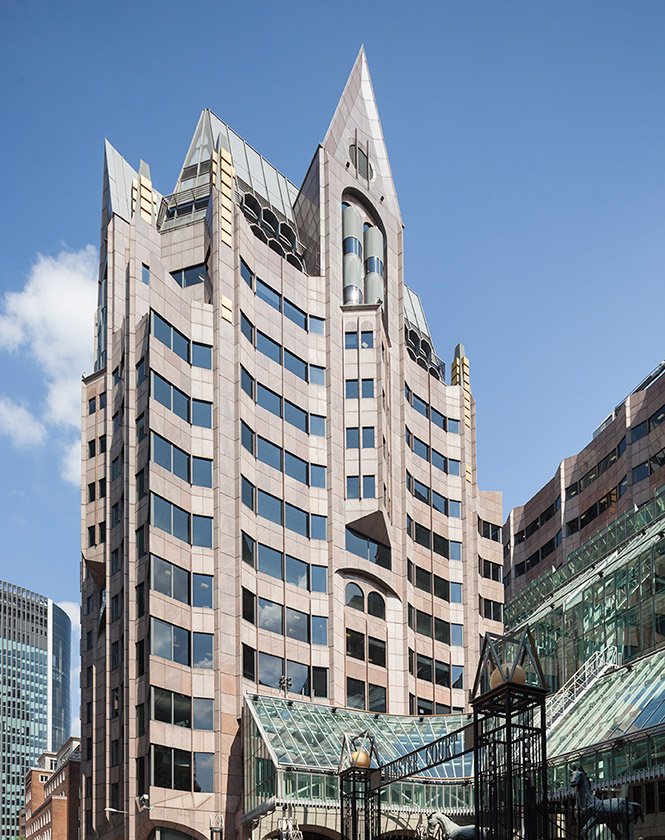 bensozia: Minster Court, London