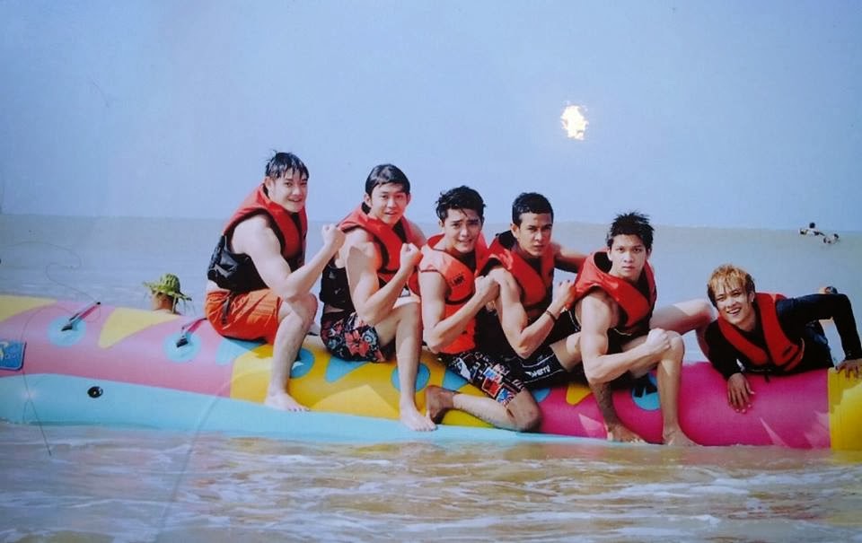 M y a n m a r H u n k s: Myanmar Super Models @ Chaung Thar