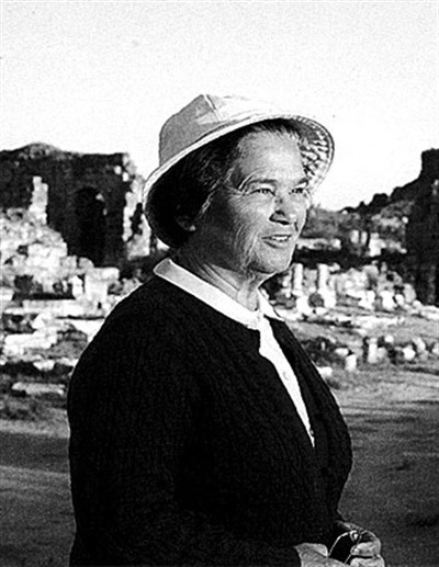 Morwenna's Tower: Trowelblazers - Jale Inan, Turkish archaeolgist