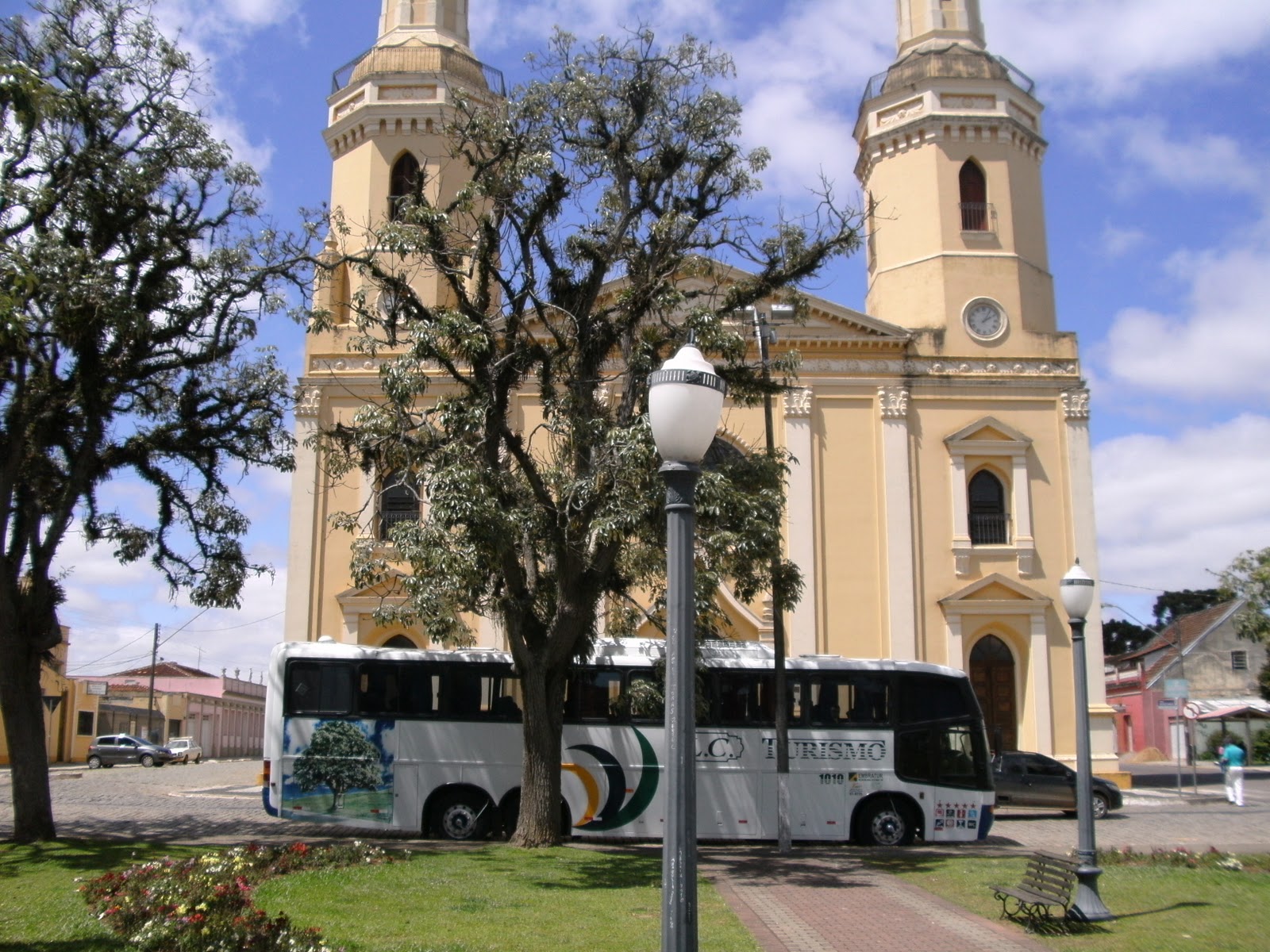 Viagem no tempo: alunos e a História: Igreja Matriz de Santana - Castro/PR