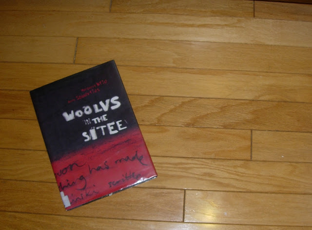 Reading 'tween the lines: 26. Woolvs in The Sitee