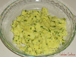 Lakshmi Canteen: Batate Ambado (Potato Fritters)