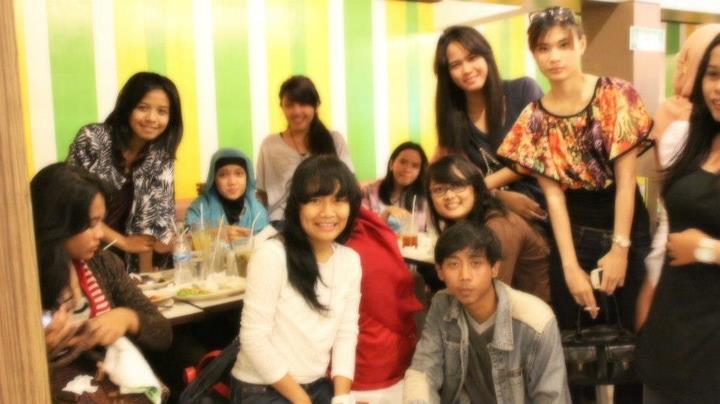 Buka Puasa Bersama Alumni SMP 194 di Pecel Lele Lela | PATRIOTISME ...