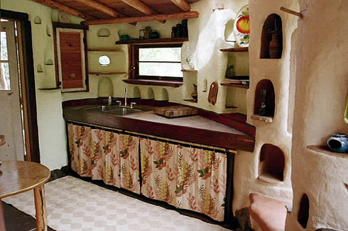 Casa de Cob - Bioconstrução - Construindo com Barro: Interior de uma ...