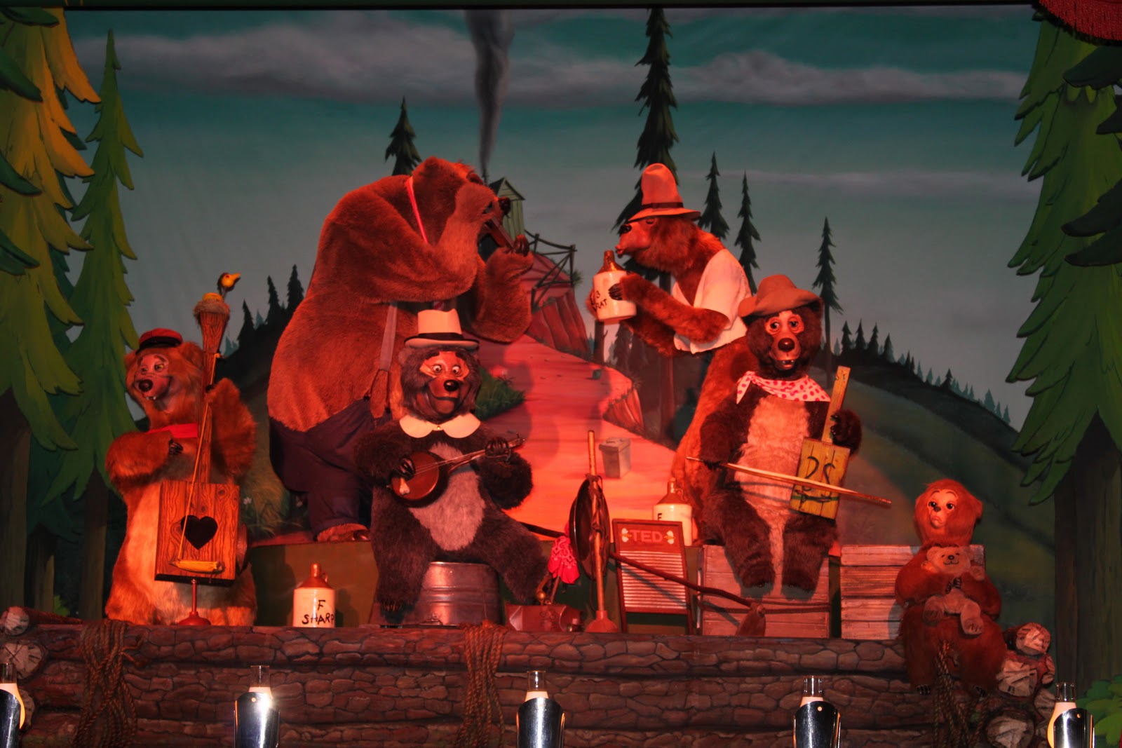 Susan's Disney Family: The Country Bears Jamboree at Disney World