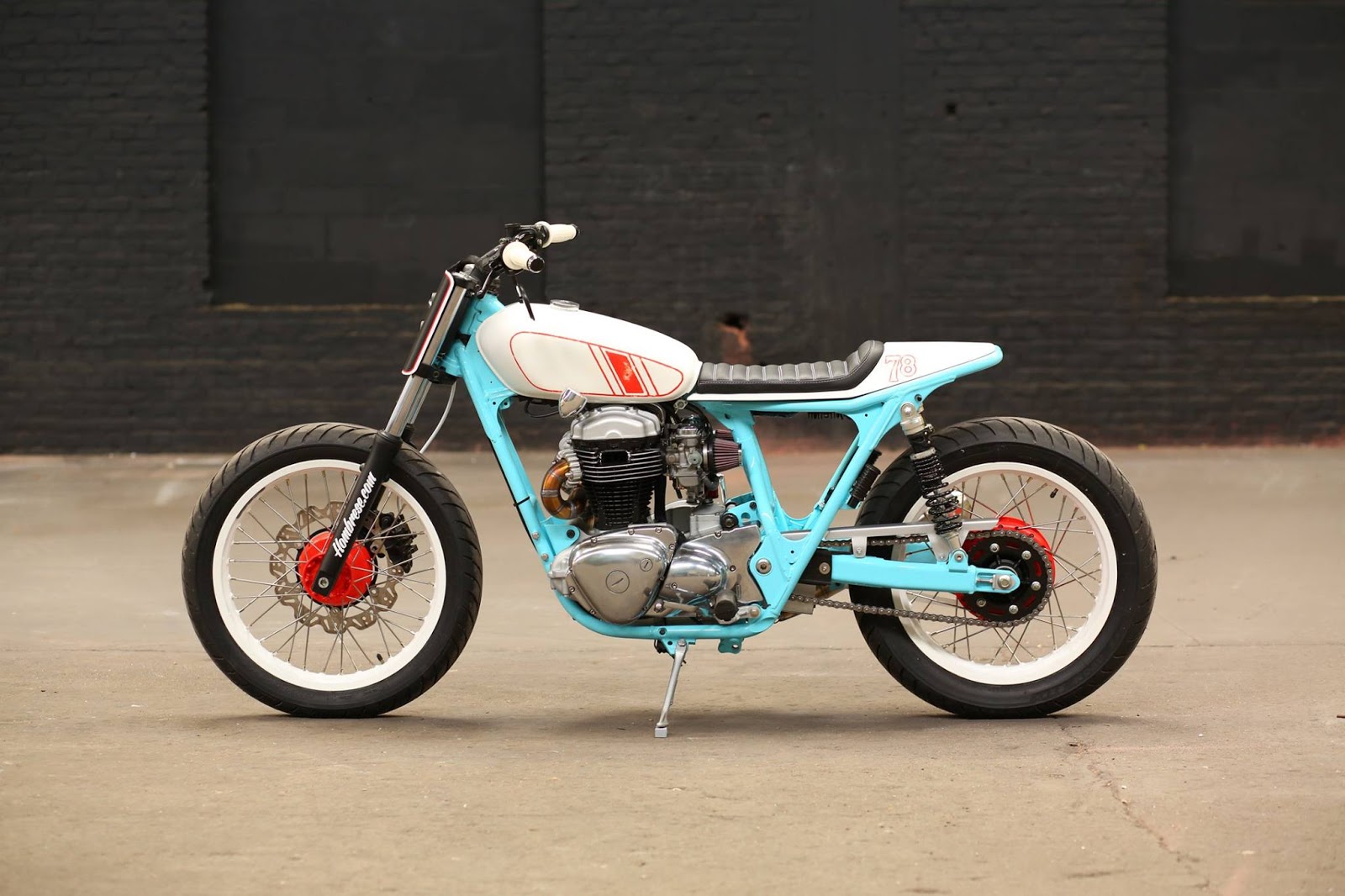 Racing Cafè: Kawasaki W650 Tracker by Hombrese