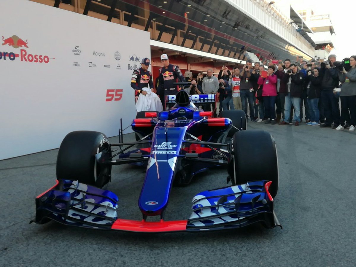 AutoblogPV8: Fórmula 1 2017 - Toro Rosso apresenta o STR12