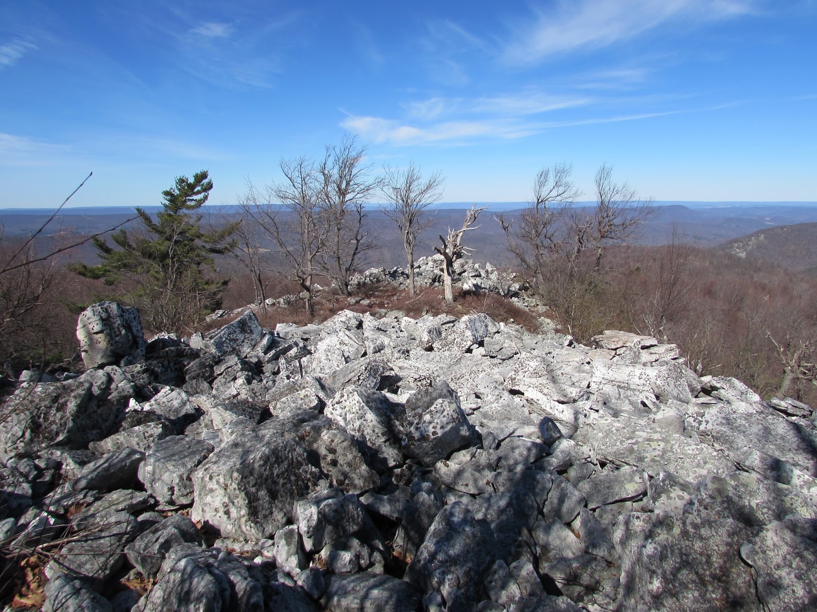 Standing Stone Trail: Hiking to the Throne Room Scenic Overlook in ...