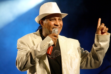 Se não queres ajudar, pelo menos cala a boca! ~ Dai Varela