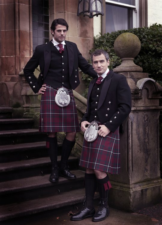 Get Lost in a Story: This Blog is All About Men in Kilts!