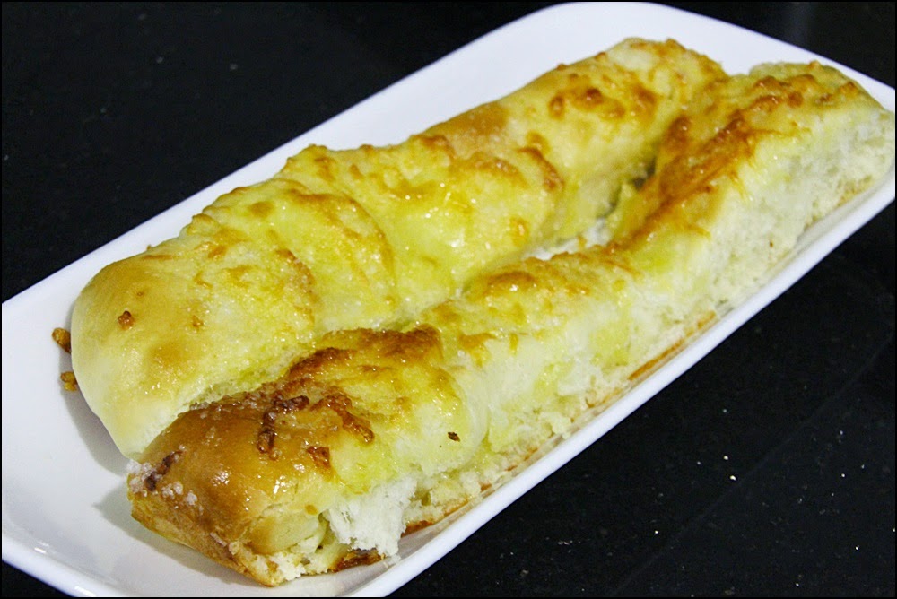 ME, MYSELF AND I: Cheese Stick Bread
