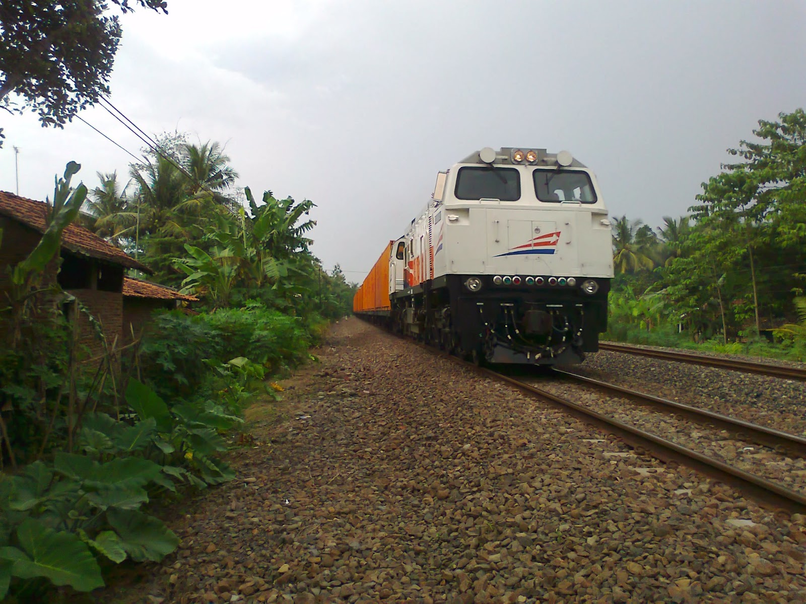 hana ksatria: CC 206 XXXX, LOKOMOTIF BARU PT. KERETA API INDONESIA