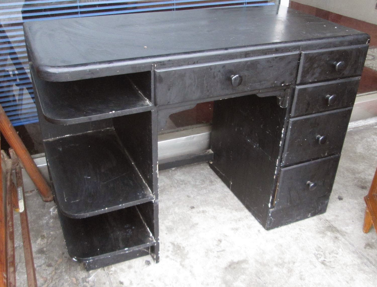 UHURU FURNITURE & COLLECTIBLES: SOLD Vintage Desk with rounded corner - $40