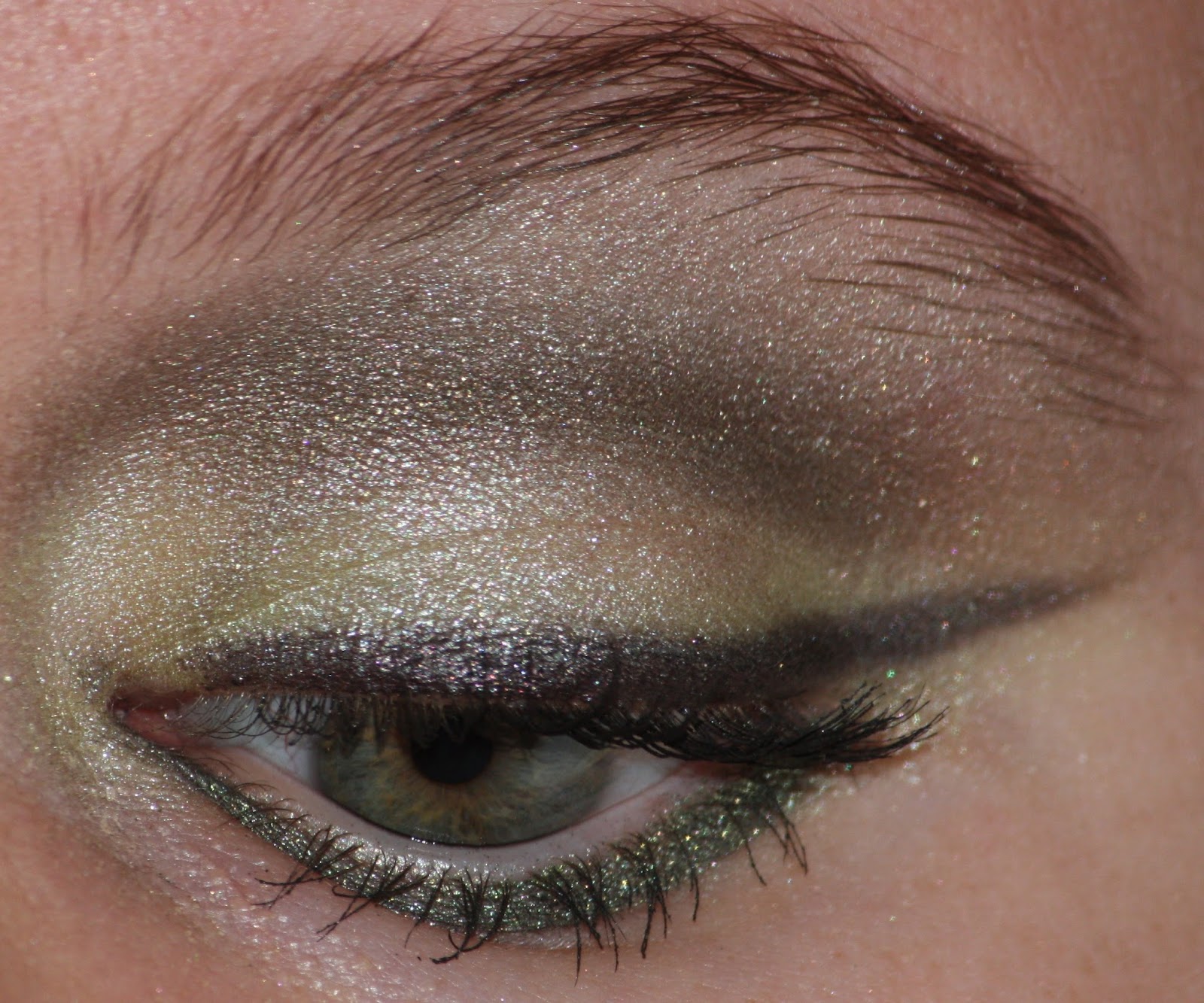 Die Zauberin Zebulon: Olive & Sage Green Eye MakeUp