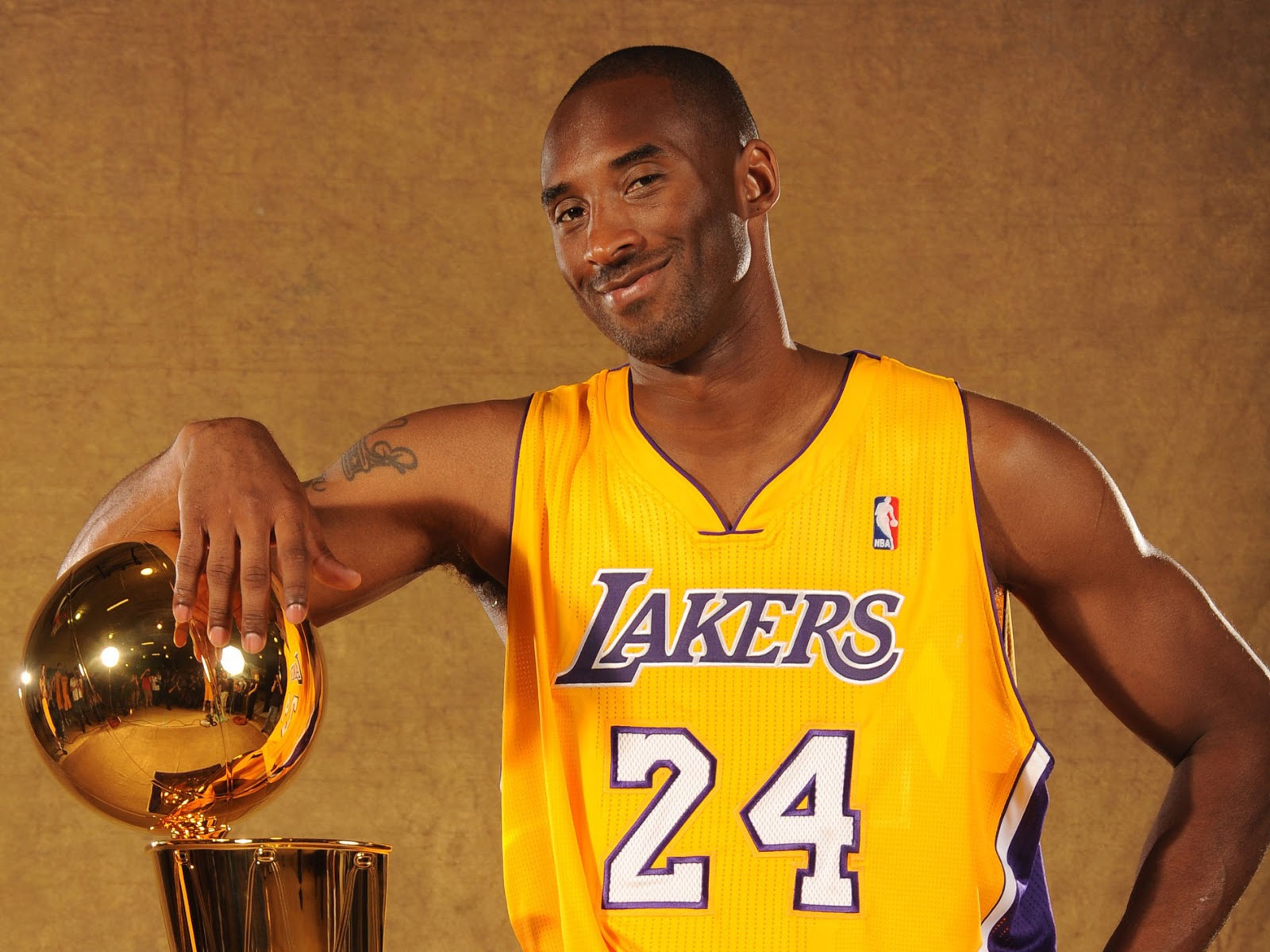 kobe Bryant bio-picture-income-full details - Picture World
