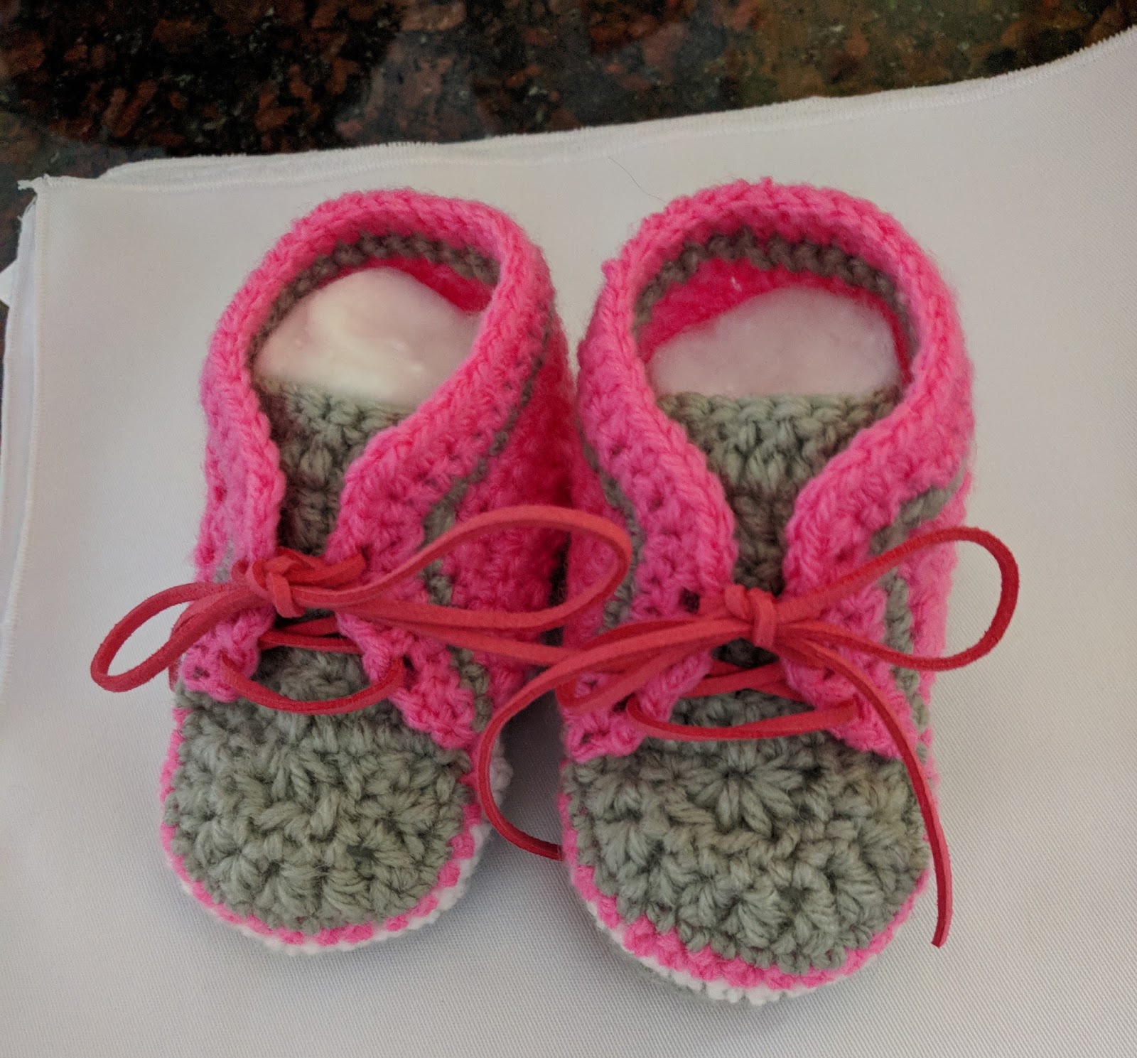 Hecho en casa: Botitas de bebe al crochet.