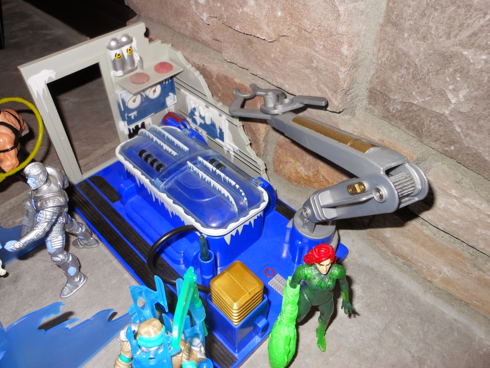 Emperor Dinobot's giant Batman figure database and review site!: Mr ...