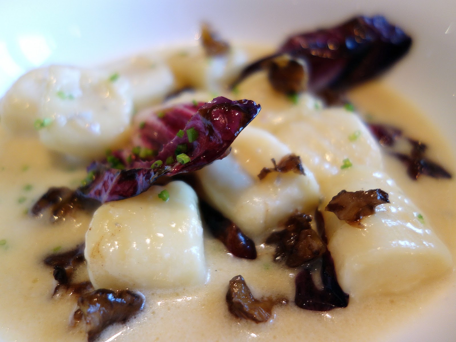 Gotta get gnocchi (RM45++), fairly fluffy ones, filled out on this ...