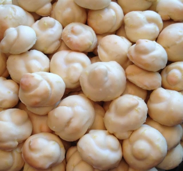 I'm Turning 60...: Carmela Soprano's Anginetti / Italian Lemon Knot ...