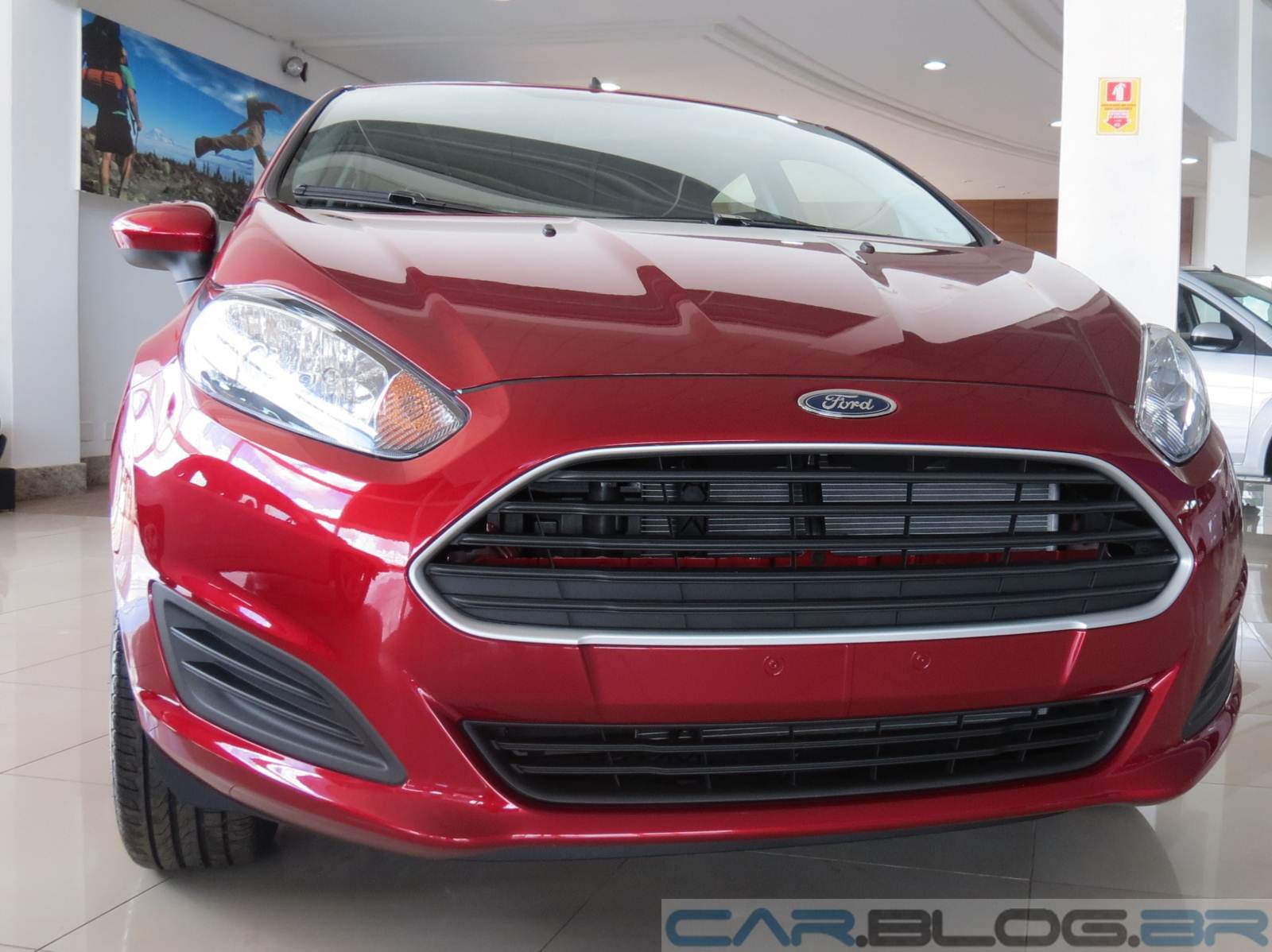Ford Fiesta S 2014 - fotos, preço, vídeo e especificações