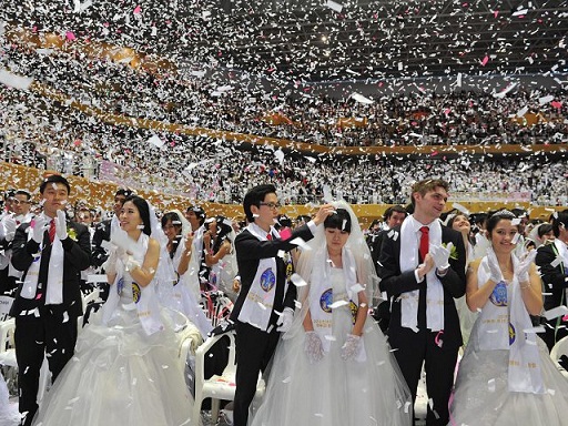 NOTICIAS IMPACTANTES DEL MUNDO: Corea: la secta Moon celebró 1.000 bodas