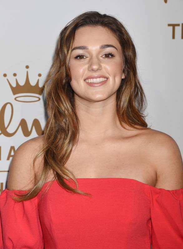 Sadie Robertson latest beautiful stills (July 27, 2017) ~ world actress ...