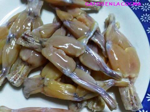 Gatos en la Cocina: Ancas de Rana en Salsa