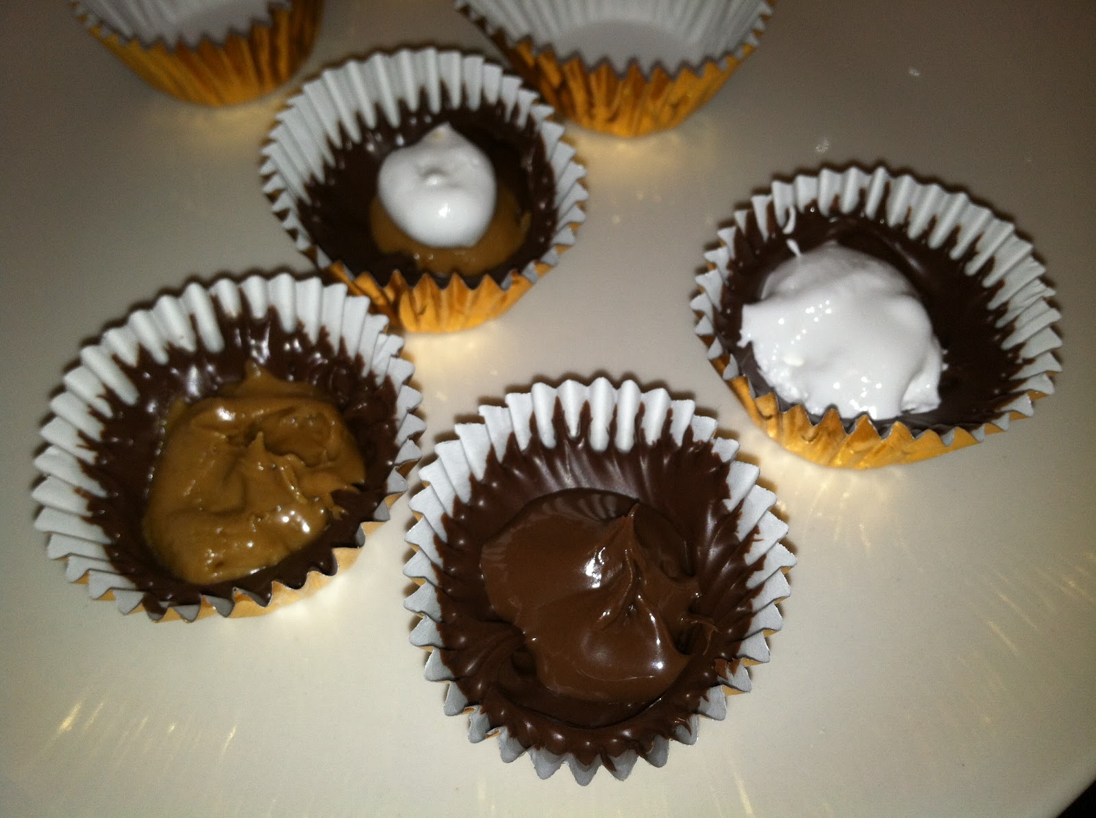 Julie Bakes: Chocolate cups