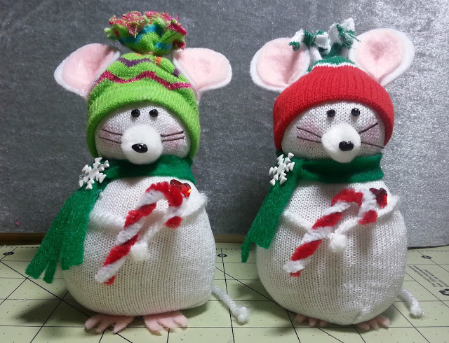 HappyBird's Glitter Nest: DIY~Adorable Christmas Mouse Made From Dollar ...